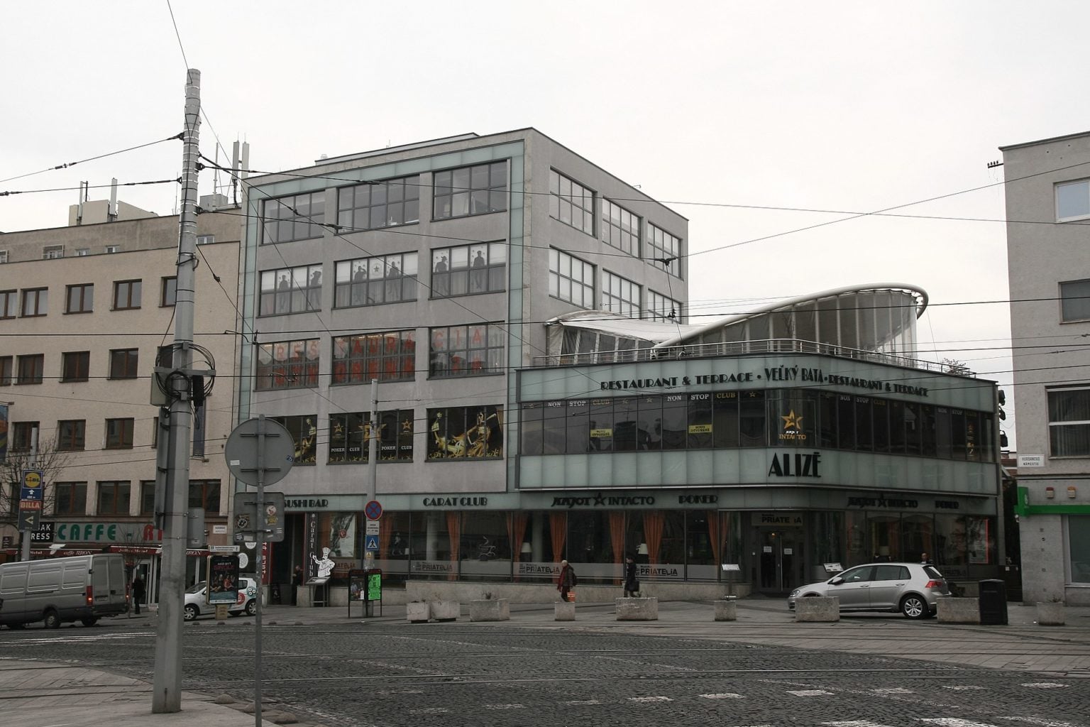 Paneláky sú na konci životnosti. Prídu Slováci o státisíce eur vo ...