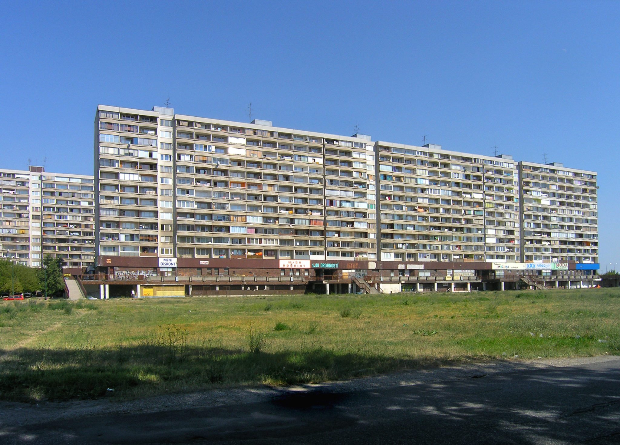Paneláky sú na konci životnosti. Prídu Slováci o státisíce eur vo ...