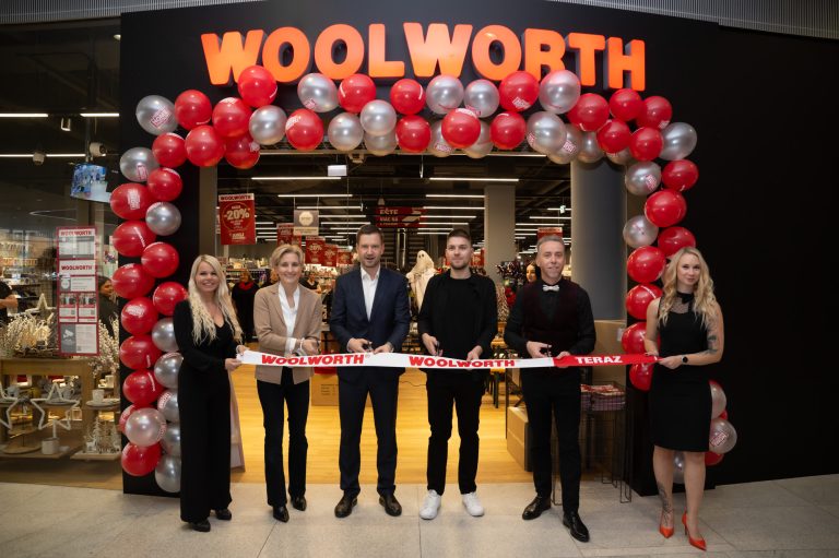 Woolworth začal svoju expanziu v Slovenskej republike s prvou predajňou ...