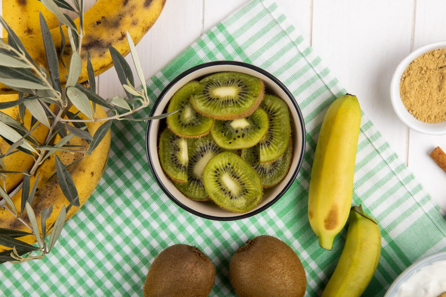 Kiwi a minerálna voda dokážu pomôcť zápche